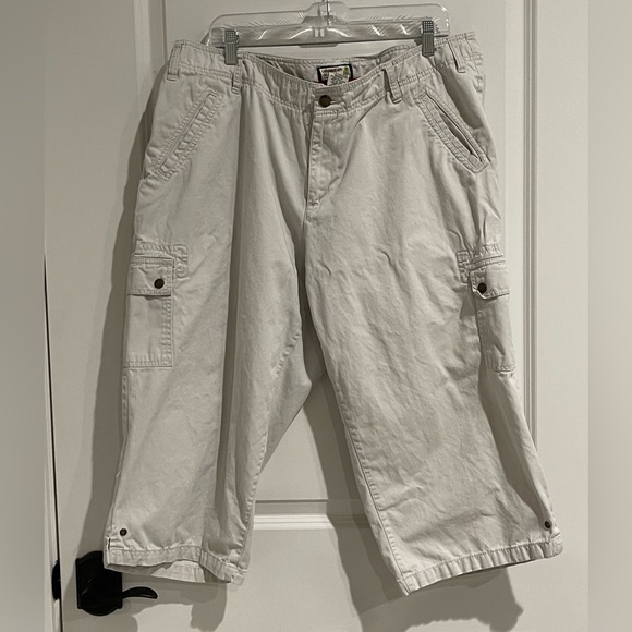 Caribbean Joe | Pants & Jumpsuits | Caribbean Joe Khaki Capri Pants ...